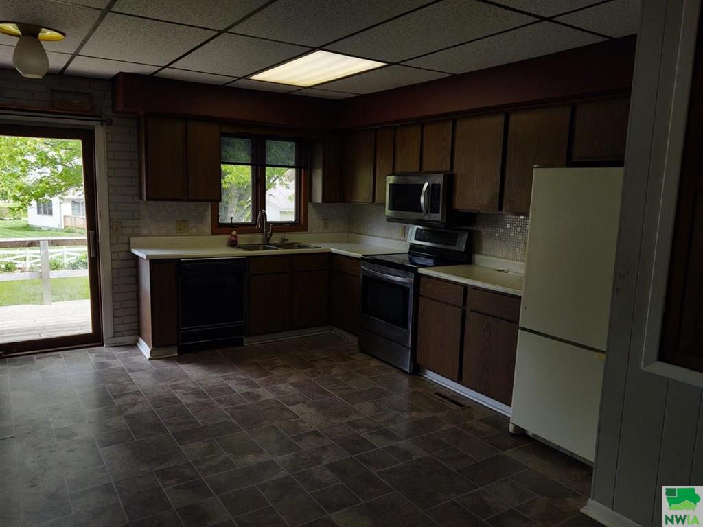 115 s harker kitchen | Rasmus Realty